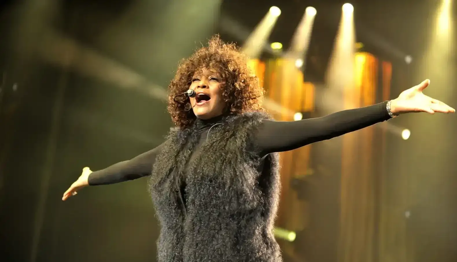 Whitney Houston Stuning Rare Unseen Lifestyle Bio Pics Films News